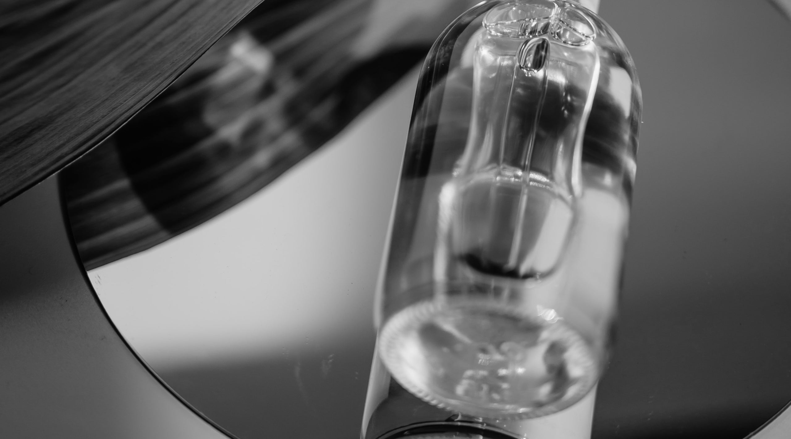 The Art of Decanting: A Personal Guide for Perfume Enthusiasts – Lusso ...